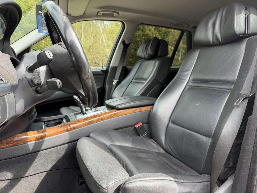 Grey BMW X5 2008 in Kaunas, with an engine capacity of 2.99 L and mileage of 339 thousand km for 5850 €, photo 13 on AUTOMOTO.COM.LV