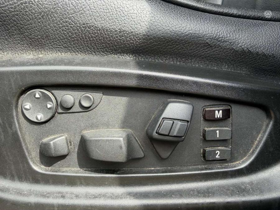 Grey BMW X5 2008 in Kaunas, with an engine capacity of 2.99 L and mileage of 339 thousand km for 5850 €, photo 15 on AUTOMOTO.COM.LV