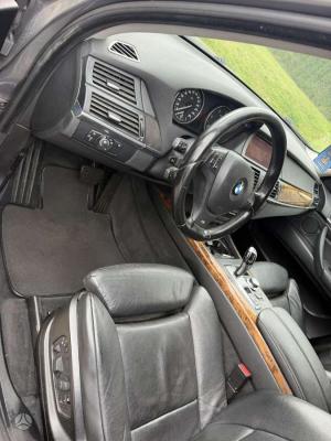 Grey BMW X5 2008 in Kaunas, with an engine capacity of 2.99 L and mileage of 339 thousand km for 5850 €, photo 21 on AUTOMOTO.COM.LV