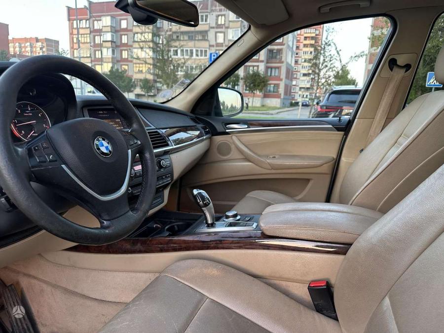 Pelēks BMW X5 2008 Klaipėda, ar dzinēja tilpumu 2.99 L un nobraukumu 280 tūkst. km par 4999 €, foto 30 vietnē AUTOMOTO.COM.LV