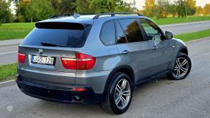 Grey BMW X5 2008 in Siauliai, with an engine capacity of 2.99 L and mileage of 339 thousand km for 6700 €, photo 4 on AUTOMOTO.COM.LV