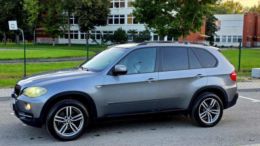 Grey BMW X5 2008 in Siauliai, with an engine capacity of 2.99 L and mileage of 339 thousand km for 6700 €, photo 9 on AUTOMOTO.COM.LV