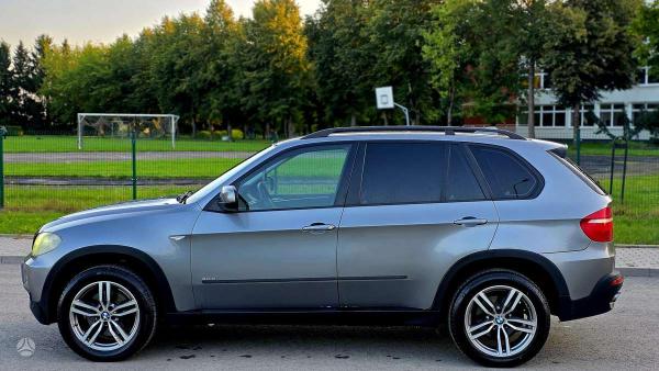 Grey BMW X5 2008 in Siauliai, with an engine capacity of 2.99 L and mileage of 339 thousand km for 6700 €, photo 10 on AUTOMOTO.COM.LV