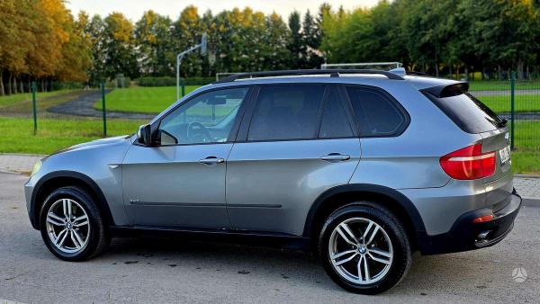 Grey BMW X5 2008 in Siauliai, with an engine capacity of 2.99 L and mileage of 339 thousand km for 6700 €, photo 11 on AUTOMOTO.COM.LV