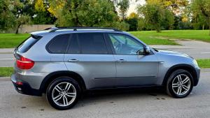 Grey BMW X5 2008 in Siauliai, with an engine capacity of 2.99 L and mileage of 339 thousand km for 6700 €, photo 16 on AUTOMOTO.COM.LV
