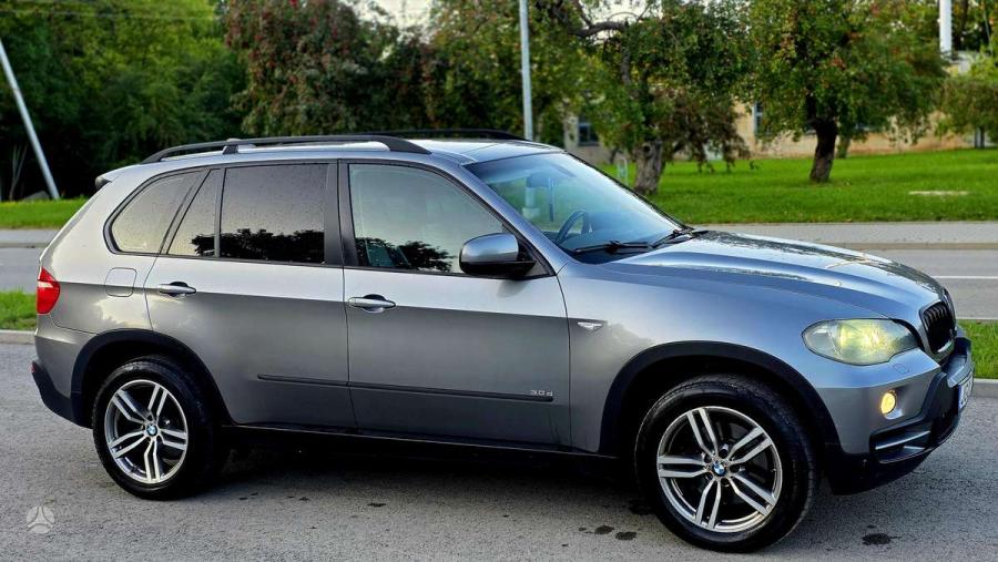 Grey BMW X5 2008 in Siauliai, with an engine capacity of 2.99 L and mileage of 339 thousand km for 6700 €, photo 18 on AUTOMOTO.COM.LV