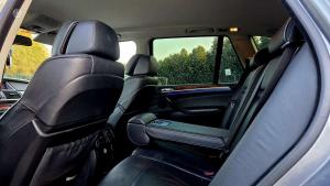 Grey BMW X5 2008 in Siauliai, with an engine capacity of 2.99 L and mileage of 339 thousand km for 6700 €, photo 26 on AUTOMOTO.COM.LV