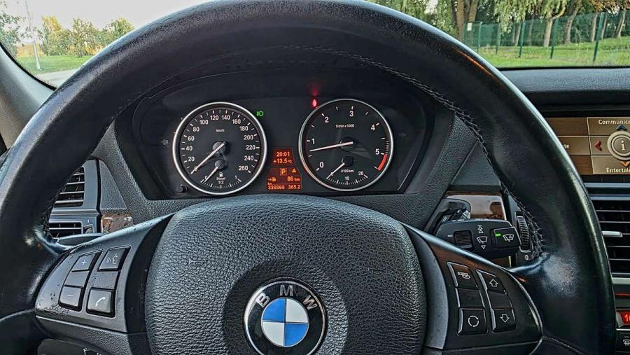 Grey BMW X5 2008 in Siauliai, with an engine capacity of 2.99 L and mileage of 339 thousand km for 6700 €, photo 28 on AUTOMOTO.COM.LV