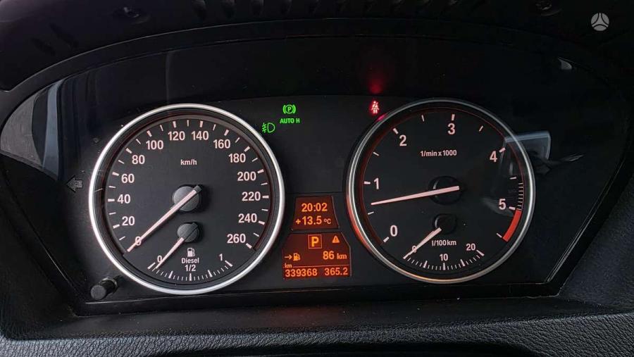 Grey BMW X5 2008 in Siauliai, with an engine capacity of 2.99 L and mileage of 339 thousand km for 6700 €, photo 32 on AUTOMOTO.COM.LV