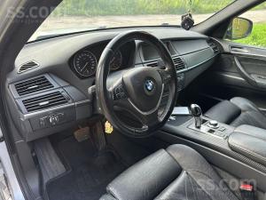 Серый БМВ Х5 2008 в Рига, объемом двигателя 3.00 л и пробегом 307 тыс. км за 7600 €, фото 8 на AUTOMOTO.COM.LV