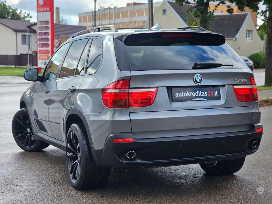 Pelēks BMW X5 2008 Šauļi, ar dzinēja tilpumu 3.00 L un nobraukumu 237 tūkst. km par 8950 €, foto 11 vietnē AUTOMOTO.COM.LV