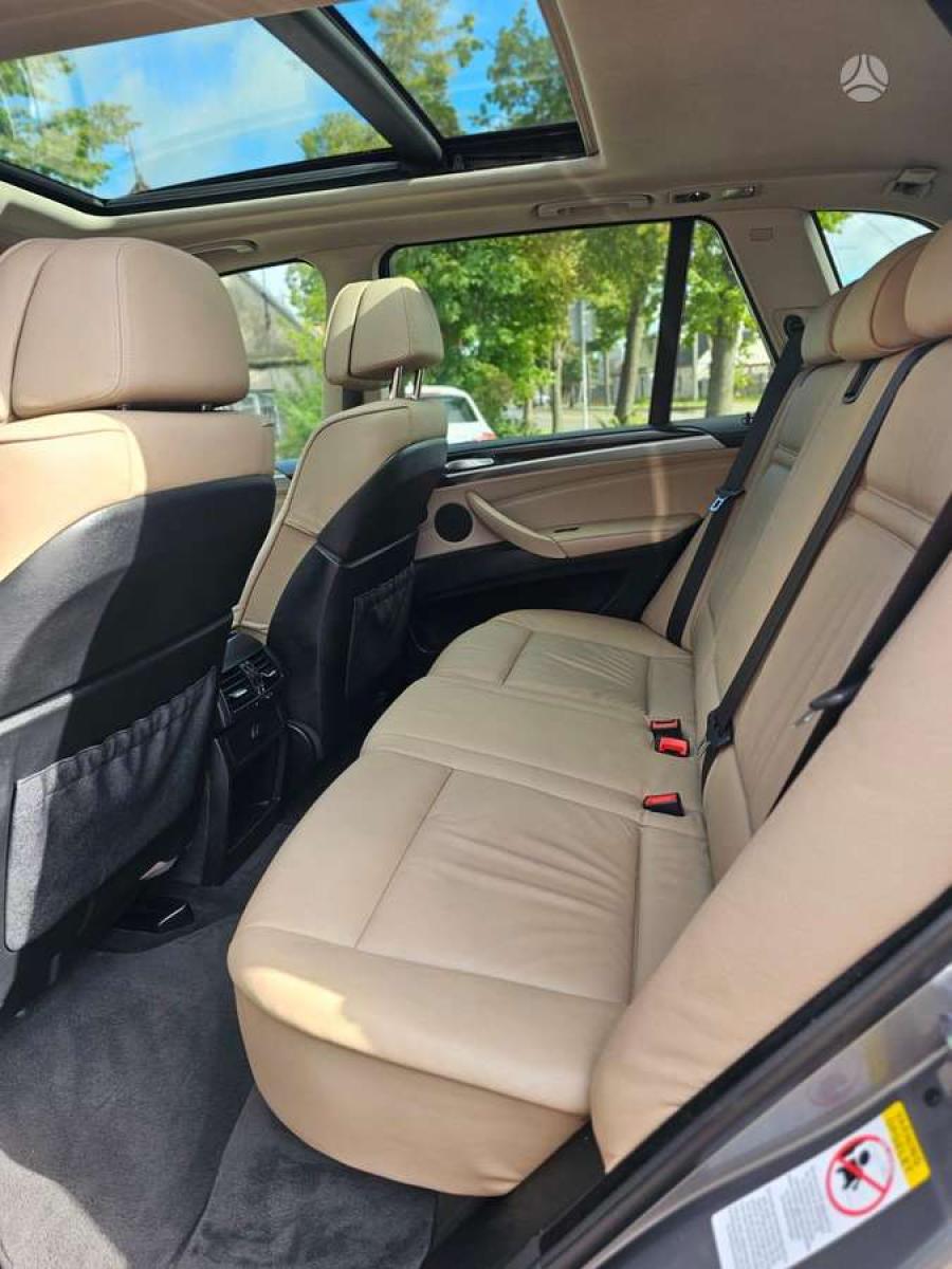 Pelēks BMW X5 2008 Šauļi, ar dzinēja tilpumu 3.00 L un nobraukumu 237 tūkst. km par 8950 €, foto 19 vietnē AUTOMOTO.COM.LV