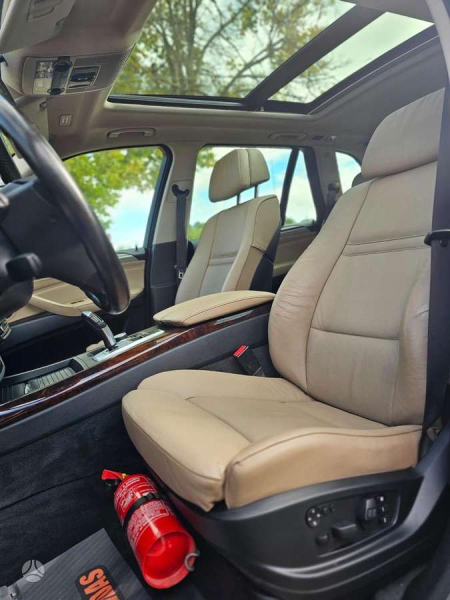 Pelēks BMW X5 2008 Šauļi, ar dzinēja tilpumu 3.00 L un nobraukumu 237 tūkst. km par 8950 €, foto 21 vietnē AUTOMOTO.COM.LV