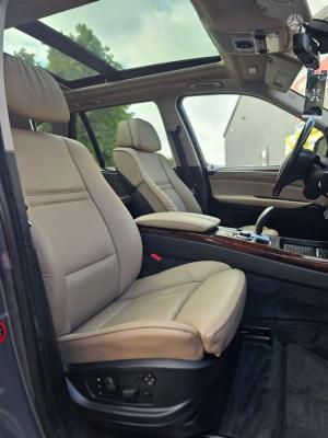 Pelēks BMW X5 2008 Šauļi, ar dzinēja tilpumu 3.00 L un nobraukumu 237 tūkst. km par 8950 €, foto 27 vietnē AUTOMOTO.COM.LV