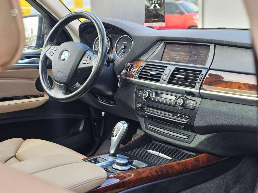 Pelēks BMW X5 2008 Šauļi, ar dzinēja tilpumu 3.00 L un nobraukumu 237 tūkst. km par 8950 €, foto 29 vietnē AUTOMOTO.COM.LV