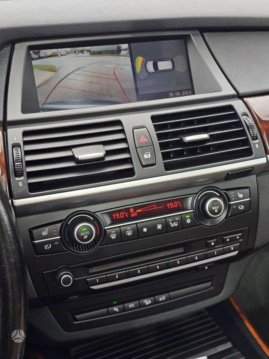 Pelēks BMW X5 2008 Šauļi, ar dzinēja tilpumu 3.00 L un nobraukumu 237 tūkst. km par 8950 €, foto 35 vietnē AUTOMOTO.COM.LV