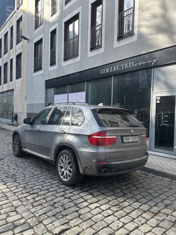 Pelēks BMW X5 2008 Rīga, ar dzinēja tilpumu 3.00 L un nobraukumu 142 tūkst. km par 11500 €, foto 4 vietnē AUTOMOTO.COM.LV