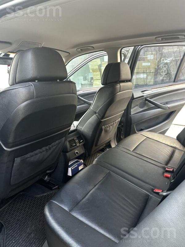Pelēks BMW X5 2008 Rīga, ar dzinēja tilpumu 3.00 L un nobraukumu 142 tūkst. km par 11500 €, foto 8 vietnē AUTOMOTO.COM.LV