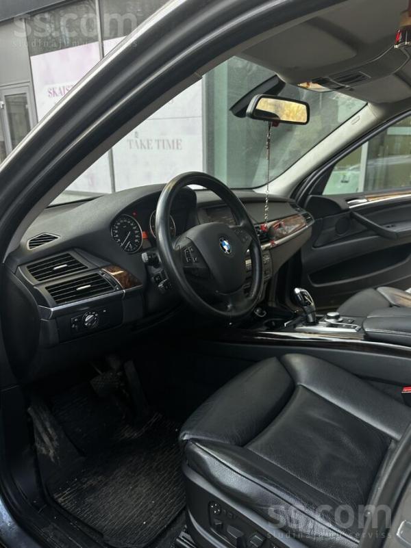 Pelēks BMW X5 2008 Rīga, ar dzinēja tilpumu 3.00 L un nobraukumu 142 tūkst. km par 11500 €, foto 7 vietnē AUTOMOTO.COM.LV