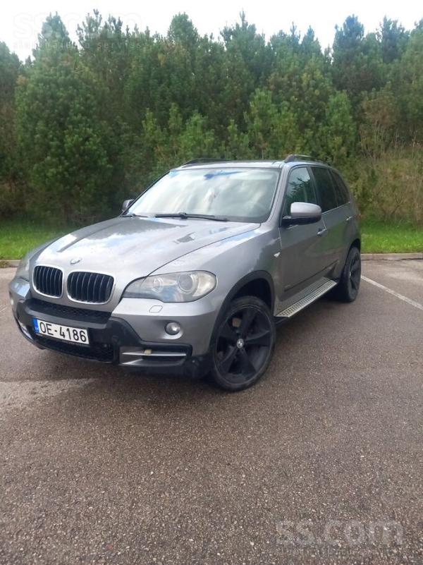 Pelēks BMW X5 2008 Talsi, ar dzinēja tilpumu 3.00 L un nobraukumu 490 tūkst. km par 6300 €, foto 1 vietnē AUTOMOTO.COM.LV