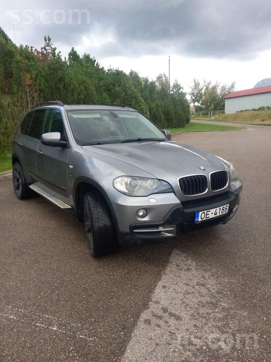 Grey BMW X5 2008 in Talsi, with an engine capacity of 3.00 L and mileage of 490 thousand km for 6300 €, photo 3 on AUTOMOTO.COM.LV