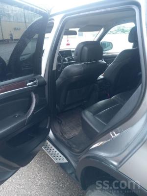 Grey BMW X5 2008 in Talsi, with an engine capacity of 3.00 L and mileage of 490 thousand km for 6300 €, photo 9 on AUTOMOTO.COM.LV