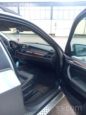 Grey BMW X5 2008 in Talsi, with an engine capacity of 3.00 L and mileage of 490 thousand km for 6300 €, photo 12 on AUTOMOTO.COM.LV