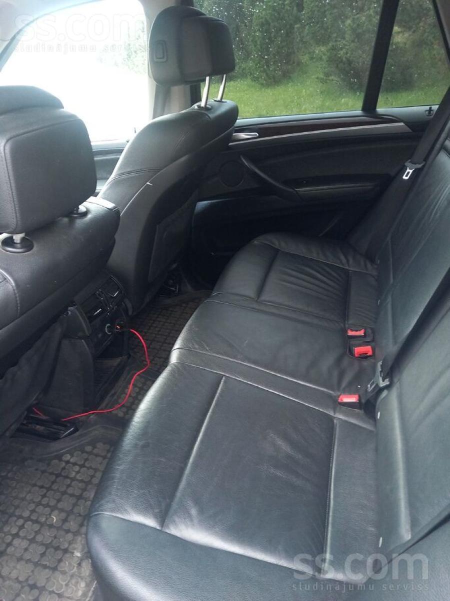 Grey BMW X5 2008 in Talsi, with an engine capacity of 3.00 L and mileage of 490 thousand km for 6300 €, photo 13 on AUTOMOTO.COM.LV