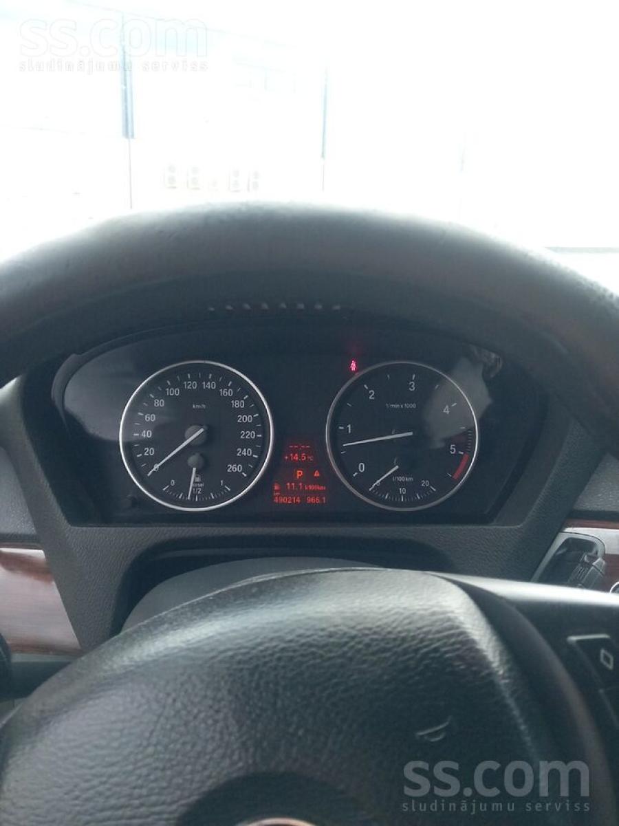 Grey BMW X5 2008 in Talsi, with an engine capacity of 3.00 L and mileage of 490 thousand km for 6300 €, photo 16 on AUTOMOTO.COM.LV