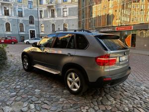 Grey BMW X5 2008 in Riga, with an engine capacity of 3.00 L and mileage of 433 thousand km for 7900 €, photo  on AUTOMOTO.COM.LV