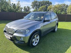 Pelēks BMW X5 2008 Panevēža, ar dzinēja tilpumu 3.00 L un nobraukumu 400 tūkst. km par 6500 €, foto  vietnē AUTOMOTO.COM.LV