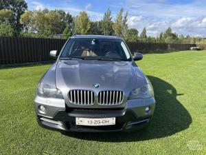 Pelēks BMW X5 2008 Panevēža, ar dzinēja tilpumu 3.00 L un nobraukumu 400 tūkst. km par 6500 €, foto 3 vietnē AUTOMOTO.COM.LV