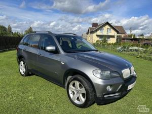 Pelēks BMW X5 2008 Panevēža, ar dzinēja tilpumu 3.00 L un nobraukumu 400 tūkst. km par 6500 €, foto 4 vietnē AUTOMOTO.COM.LV