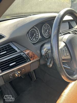 Pelēks BMW X5 2008 Panevēža, ar dzinēja tilpumu 3.00 L un nobraukumu 400 tūkst. km par 6500 €, foto 13 vietnē AUTOMOTO.COM.LV