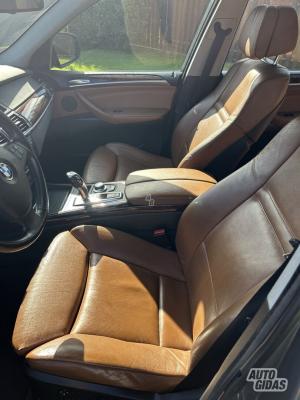 Pelēks BMW X5 2008 Panevēža, ar dzinēja tilpumu 3.00 L un nobraukumu 400 tūkst. km par 6500 €, foto 14 vietnē AUTOMOTO.COM.LV