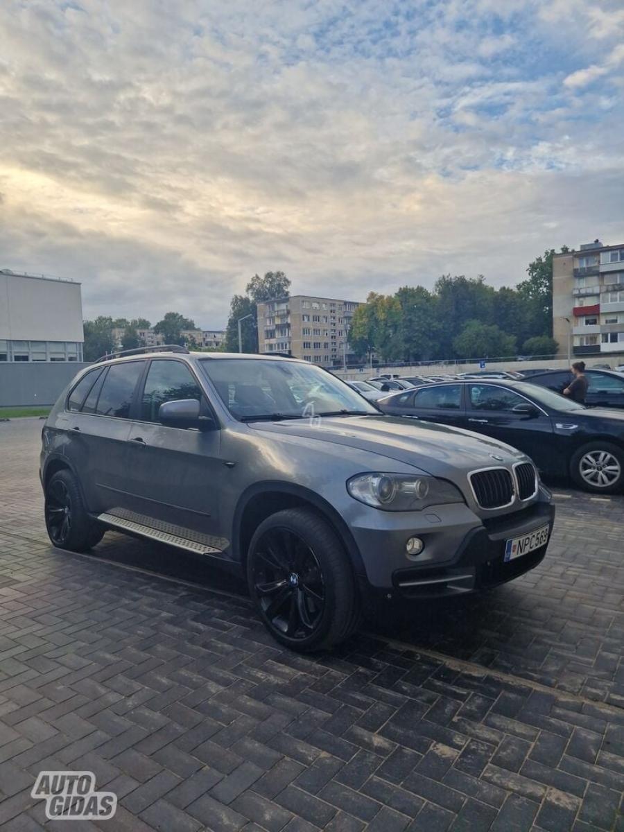 Grey BMW X5 2008 in Kaunas, with an engine capacity of 3.00 L and mileage of 440 thousand km for 7500 €, photo 4 on AUTOMOTO.COM.LV