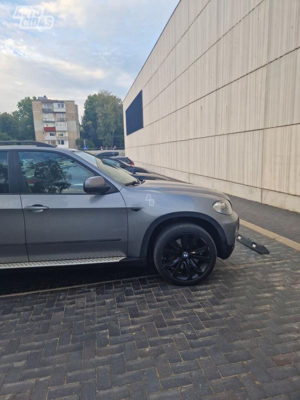 Pelēks BMW X5 2008 Kauņa, ar dzinēja tilpumu 3.00 L un nobraukumu 440 tūkst. km par 7500 €, foto 5 vietnē AUTOMOTO.COM.LV