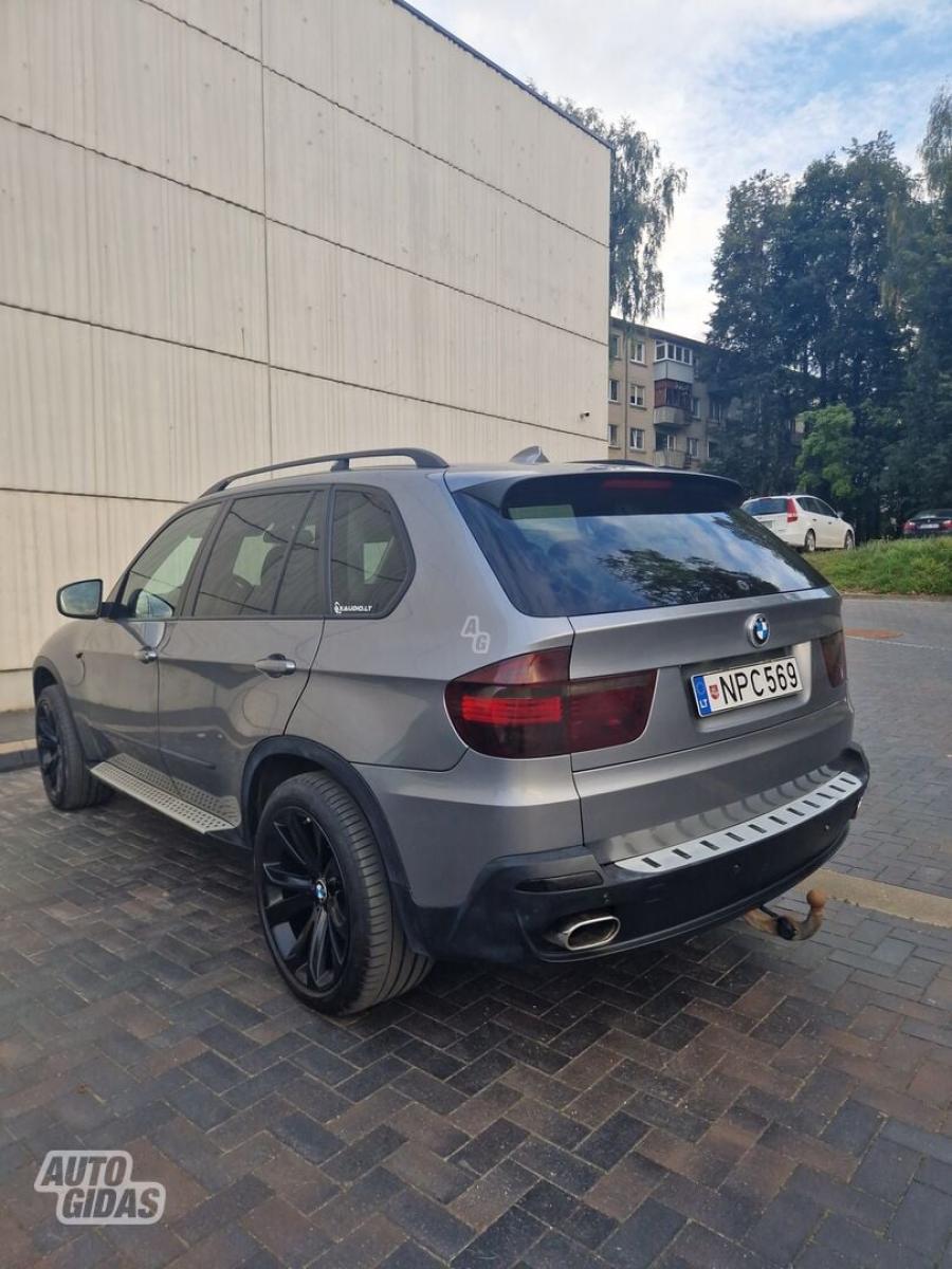 Grey BMW X5 2008 in Kaunas, with an engine capacity of 3.00 L and mileage of 440 thousand km for 7500 €, photo 9 on AUTOMOTO.COM.LV