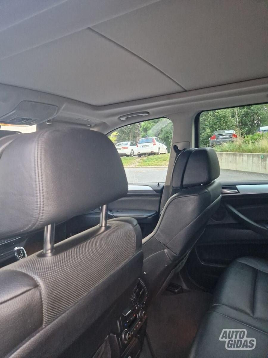 Grey BMW X5 2008 in Kaunas, with an engine capacity of 3.00 L and mileage of 440 thousand km for 7500 €, photo 15 on AUTOMOTO.COM.LV