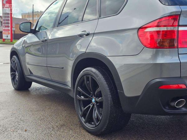 BMW X5 2008 Šauļi vietnē Pelēks BMW X5 2008 Šauļi, ar dzinēja tilpumu 3.00 L un nobraukumu 237 tūkst. km par 8950 €, foto 10 vietnē AUTOMOTO.COM.LV