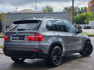 Pelēks BMW X5 2008 Šauļi, ar dzinēja tilpumu 3.00 L un nobraukumu 237 tūkst. km par 8950 €, foto 15 vietnē AUTOMOTO.COM.LV