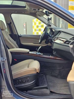 Pelēks BMW X5 2008 Šauļi, ar dzinēja tilpumu 3.00 L un nobraukumu 237 tūkst. km par 8950 €, foto 25 vietnē AUTOMOTO.COM.LV