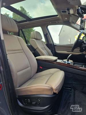 Pelēks BMW X5 2008 Šauļi, ar dzinēja tilpumu 3.00 L un nobraukumu 237 tūkst. km par 8950 €, foto 27 vietnē AUTOMOTO.COM.LV