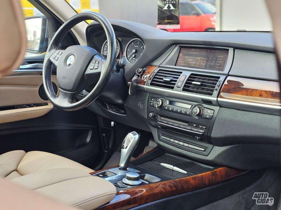 Pelēks BMW X5 2008 Šauļi, ar dzinēja tilpumu 3.00 L un nobraukumu 237 tūkst. km par 8950 €, foto 29 vietnē AUTOMOTO.COM.LV