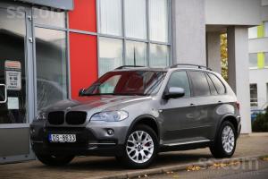 Grey BMW X5 2008 in Riga, with an engine capacity of 3.00 L and mileage of 386 thousand km for 6995 €, photo 1 on AUTOMOTO.COM.LV