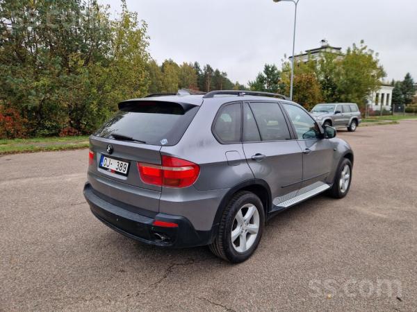 Pelēks BMW X5 2008 Rīga, ar dzinēja tilpumu 3.00 L un nobraukumu 435 tūkst. km par 6000 €, foto 5 vietnē AUTOMOTO.COM.LV