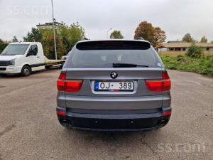 Pelēks BMW X5 2008 Rīga, ar dzinēja tilpumu 3.00 L un nobraukumu 435 tūkst. km par 6000 €, foto 6 vietnē AUTOMOTO.COM.LV