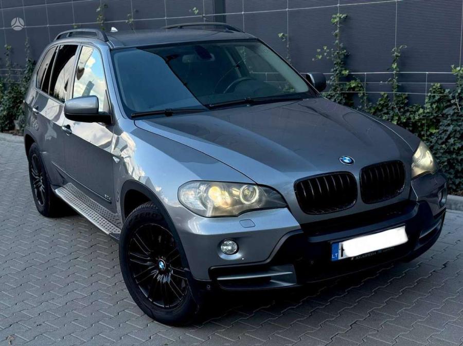 Pelēks BMW X5 2009 Klaipėda, ar dzinēja tilpumu 2.99 L un nobraukumu 345 tūkst. km par 7200 €, foto 1 vietnē AUTOMOTO.COM.LV