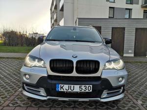 Grey BMW X5 2009 in Klaipeda, with an engine capacity of 3.00 L and mileage of 210 thousand km for 7950 €, photo 2 on AUTOMOTO.COM.LV