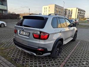Grey BMW X5 2009 in Klaipeda, with an engine capacity of 3.00 L and mileage of 210 thousand km for 7950 €, photo 17 on AUTOMOTO.COM.LV